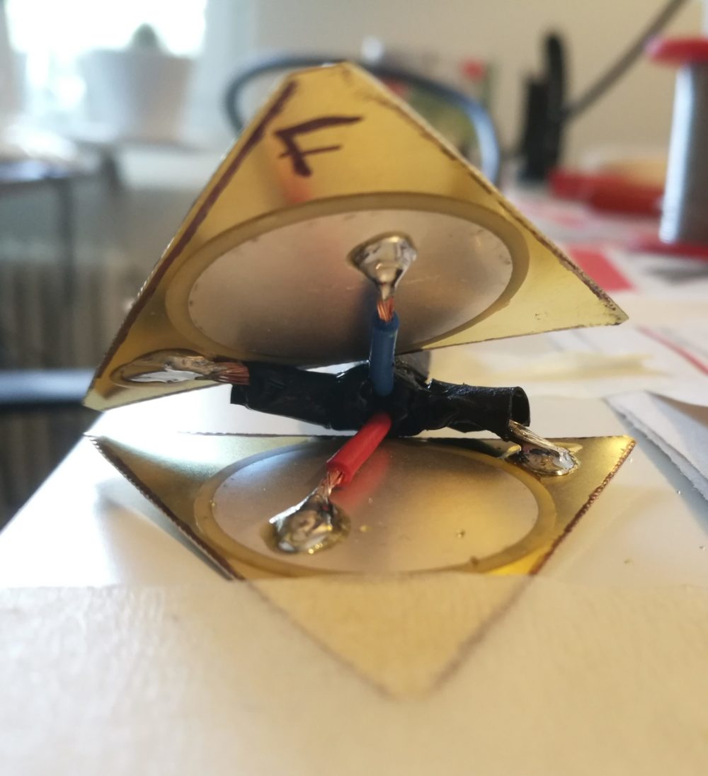 DIY Triangular Balanced Contact Microphone - Sonigon